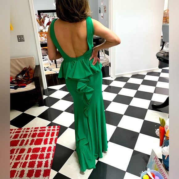 Xscape | Dresses | Stand Out In This Perfect Evening Gown For A ...